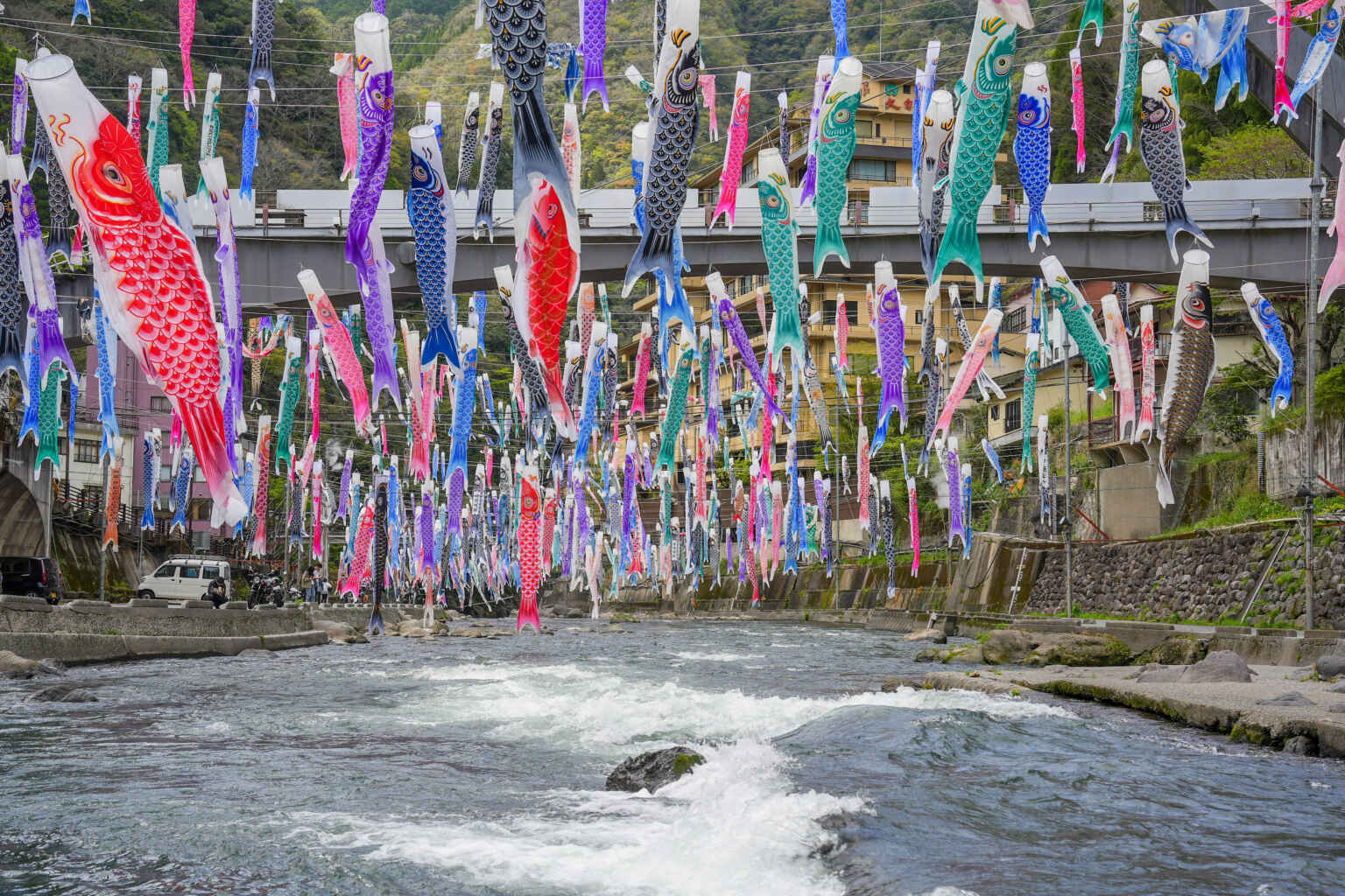 Tsuetate Onsen’s Koinobori Carp Festival – Maris Around the World